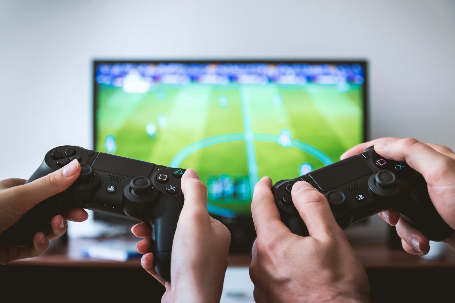 35 Profitable Hobbies That Make Money Year Round